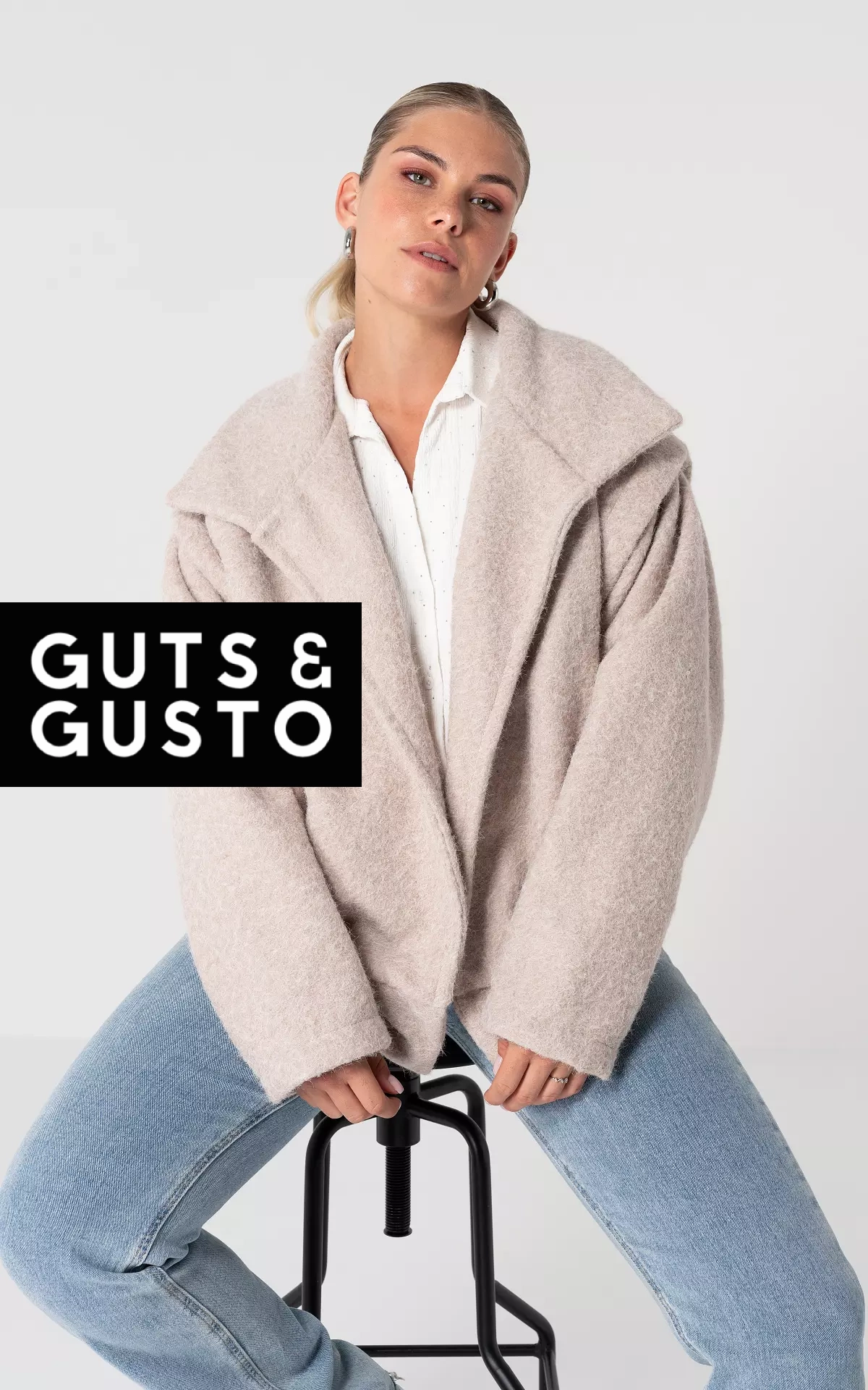 Oversized coat with side pockets - Beige | Guts & Gusto